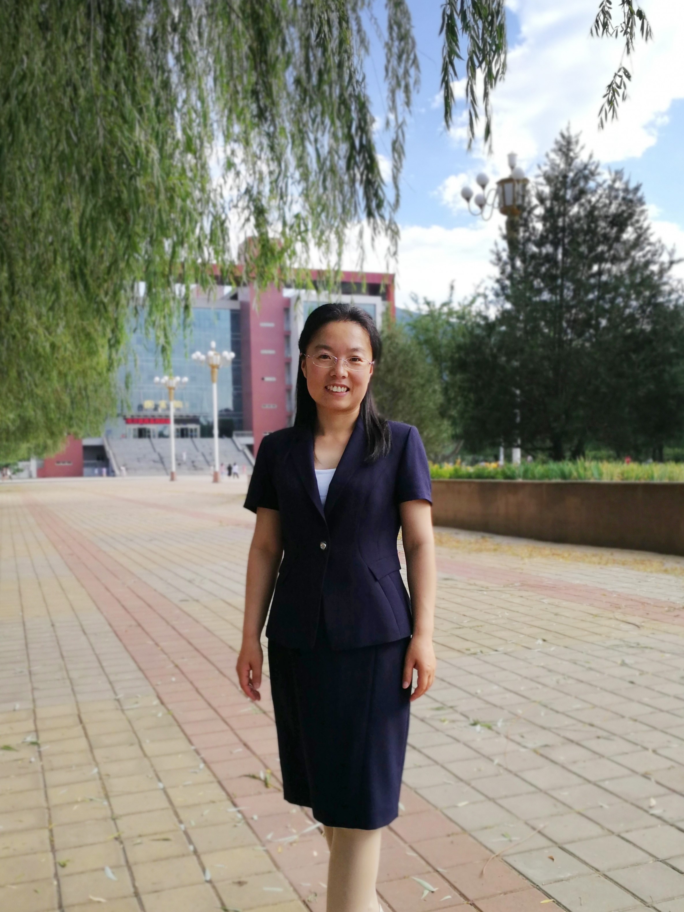 Dr. Suxia Liang-能源与环境小分子催化研究中心
